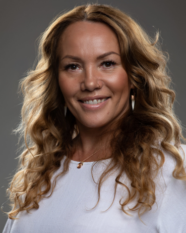 Commercial Talent Women – RubyBlue Artists